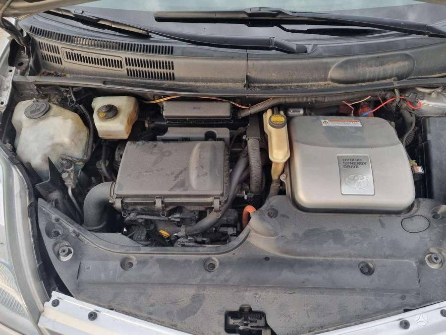 Grey Toyota Prius 2007 in Siauliai, with an engine capacity of 1.50 L and mileage of 225 thousand km for 4900 €, photo 35 on AUTOMOTO.COM.LV