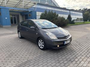 Серый Тойота Приус 2007 в Вильнюс, объемом двигателя 1.50 л и пробегом 300 тыс. км за 2650 €, фото 4 на AUTOMOTO.COM.LV