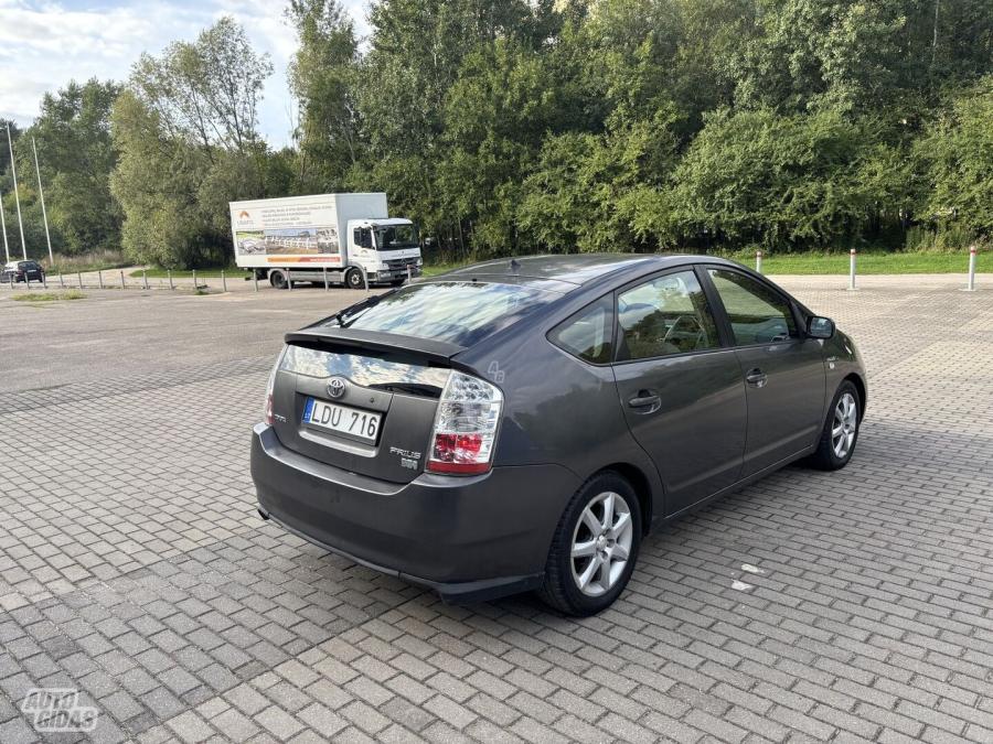 Серый Тойота Приус 2007 в Вильнюс, объемом двигателя 1.50 л и пробегом 300 тыс. км за 2650 €, фото 6 на AUTOMOTO.COM.LV