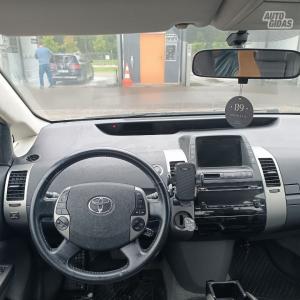 Pelēks Toyota Prius 2007 Kauņa, ar dzinēja tilpumu 1.50 L un nobraukumu 370 tūkst. km par 3450 €, foto 5 vietnē AUTOMOTO.COM.LV