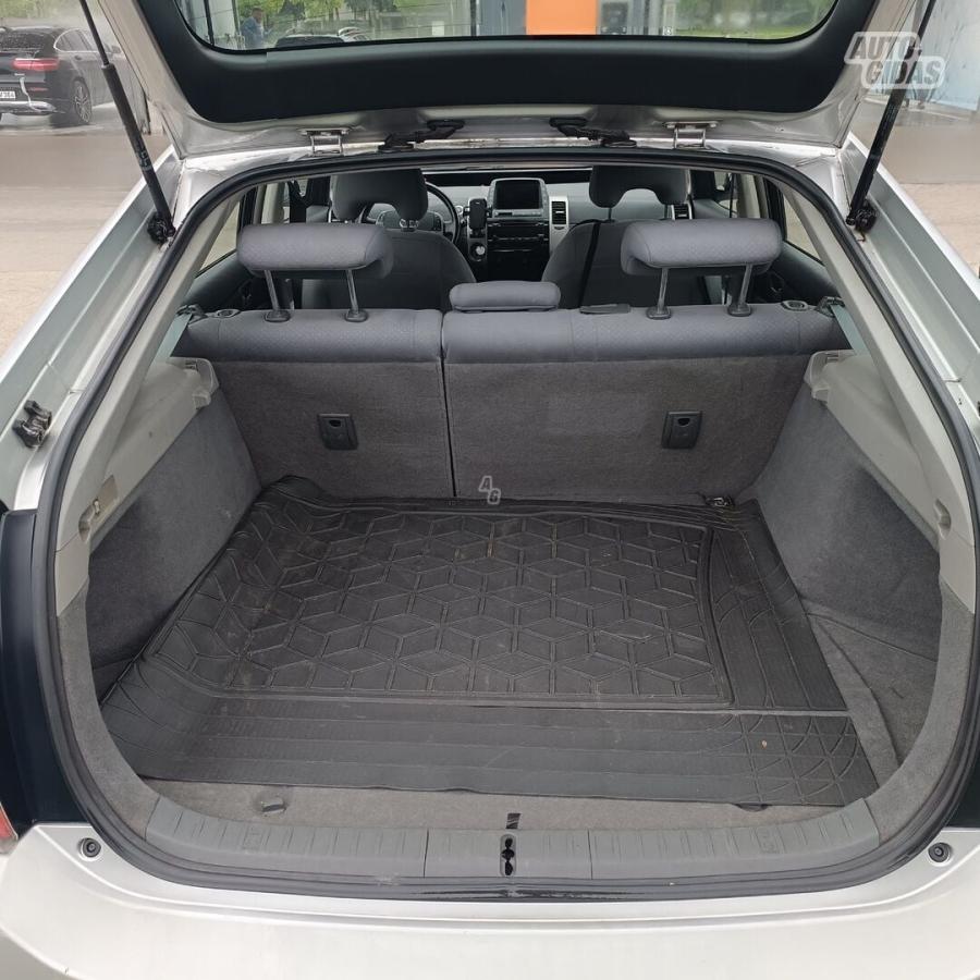 Pelēks Toyota Prius 2007 Kauņa, ar dzinēja tilpumu 1.50 L un nobraukumu 370 tūkst. km par 3450 €, foto 12 vietnē AUTOMOTO.COM.LV
