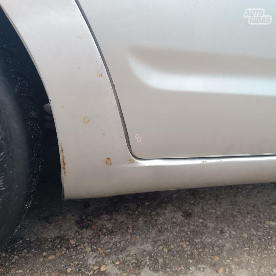 Pelēks Toyota Prius 2007 Kauņa, ar dzinēja tilpumu 1.50 L un nobraukumu 370 tūkst. km par 3450 €, foto 14 vietnē AUTOMOTO.COM.LV