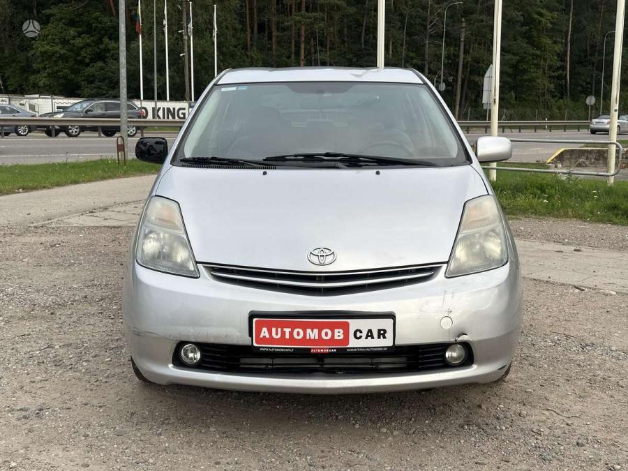 Grey Toyota Prius 2007 in Vilnius, with an engine capacity of 1.50 L and mileage of 341 thousand km for 3333 €, photo 1 on AUTOMOTO.COM.LV