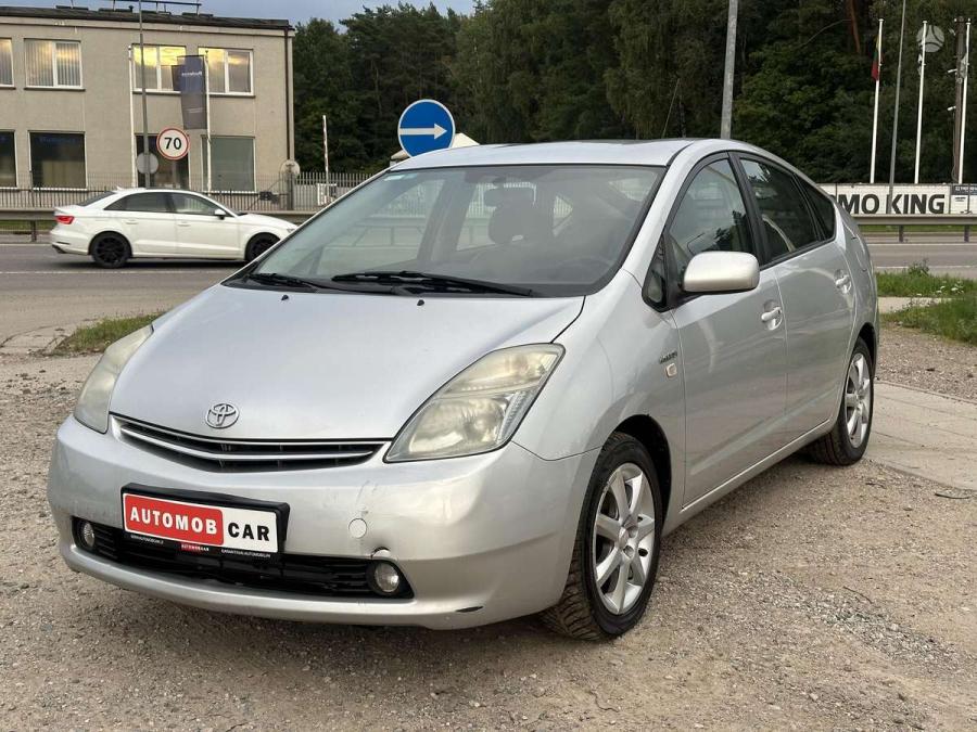 Grey Toyota Prius 2007 in Vilnius, with an engine capacity of 1.50 L and mileage of 341 thousand km for 3333 €, photo 3 on AUTOMOTO.COM.LV