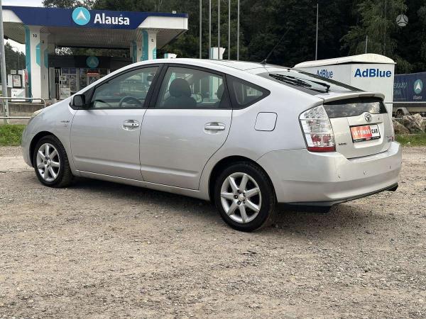 Grey Toyota Prius 2007 in Vilnius, with an engine capacity of 1.50 L and mileage of 341 thousand km for 3333 €, photo 6 on AUTOMOTO.COM.LV