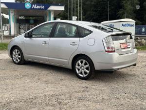 Grey Toyota Prius 2007 in Vilnius, with an engine capacity of 1.50 L and mileage of 341 thousand km for 3333 €, photo 6 on AUTOMOTO.COM.LV