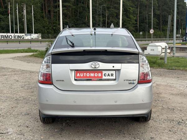 Grey Toyota Prius 2007 in Vilnius, with an engine capacity of 1.50 L and mileage of 341 thousand km for 3333 €, photo 8 on AUTOMOTO.COM.LV