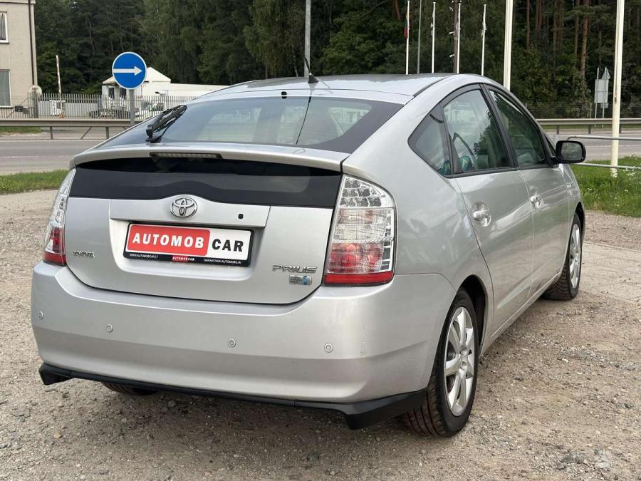 Grey Toyota Prius 2007 in Vilnius, with an engine capacity of 1.50 L and mileage of 341 thousand km for 3333 €, photo 9 on AUTOMOTO.COM.LV