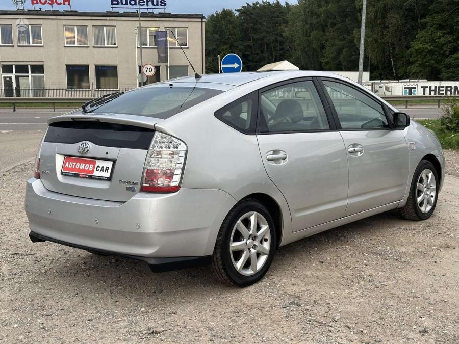 Grey Toyota Prius 2007 in Vilnius, with an engine capacity of 1.50 L and mileage of 341 thousand km for 3333 €, photo 10 on AUTOMOTO.COM.LV
