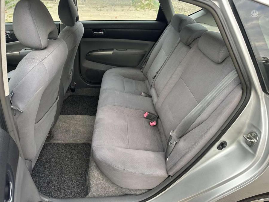 Grey Toyota Prius 2007 in Vilnius, with an engine capacity of 1.50 L and mileage of 341 thousand km for 3333 €, photo 26 on AUTOMOTO.COM.LV