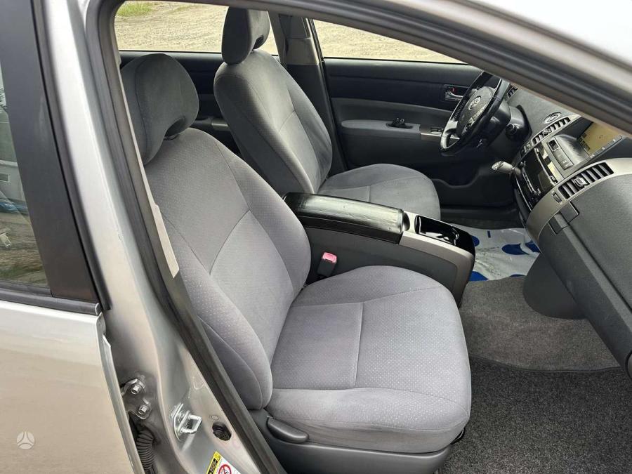 Grey Toyota Prius 2007 in Vilnius, with an engine capacity of 1.50 L and mileage of 341 thousand km for 3333 €, photo 32 on AUTOMOTO.COM.LV