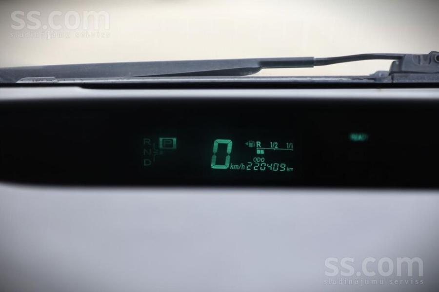 Pelēks Toyota Prius 2007 Rīga, ar dzinēja tilpumu 1.50 L un nobraukumu 220 tūkst. km par 3495 €, foto 8 vietnē AUTOMOTO.COM.LV