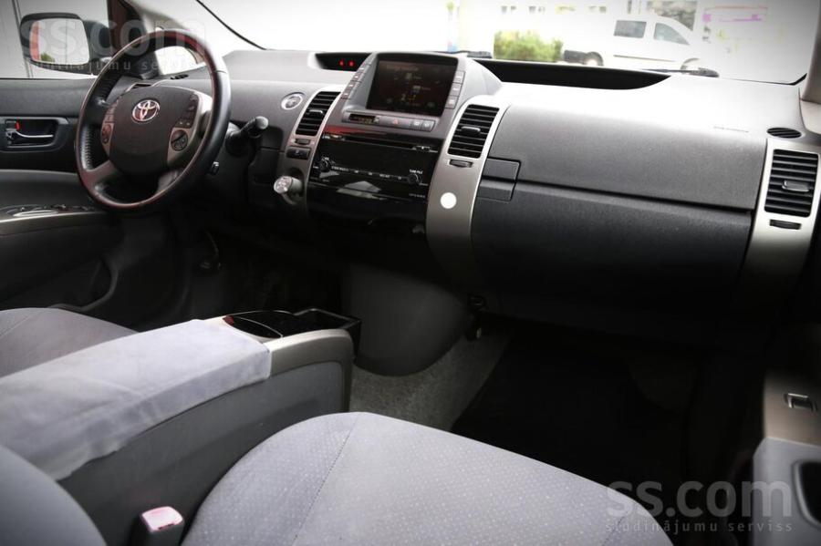 Pelēks Toyota Prius 2007 Rīga, ar dzinēja tilpumu 1.50 L un nobraukumu 220 tūkst. km par 3495 €, foto 11 vietnē AUTOMOTO.COM.LV