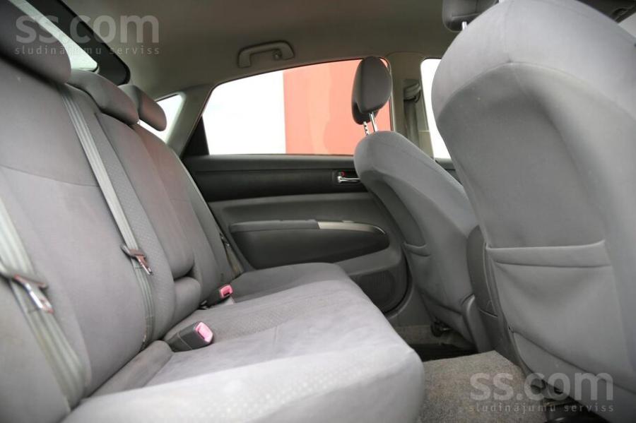 Pelēks Toyota Prius 2007 Rīga, ar dzinēja tilpumu 1.50 L un nobraukumu 220 tūkst. km par 3495 €, foto 16 vietnē AUTOMOTO.COM.LV