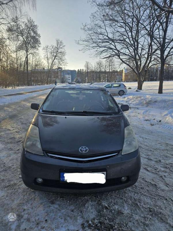 Pelēks Toyota Prius 2008 Viļņa, ar dzinēja tilpumu 1.50 L un nobraukumu 269 tūkst. km par 3700 €, foto 7 vietnē AUTOMOTO.COM.LV