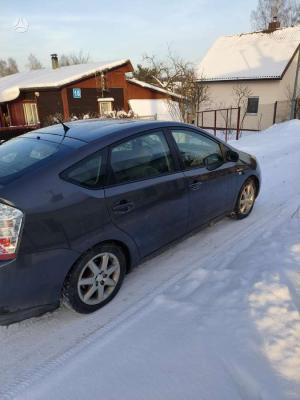 Grey Toyota Prius 2008 in Vilnius, with an engine capacity of 1.50 L and mileage of 298 thousand km for 2500 €, photo 3 on AUTOMOTO.COM.LV