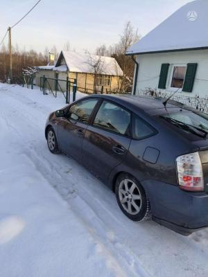 Grey Toyota Prius 2008 in Vilnius, with an engine capacity of 1.50 L and mileage of 298 thousand km for 2500 €, photo 4 on AUTOMOTO.COM.LV