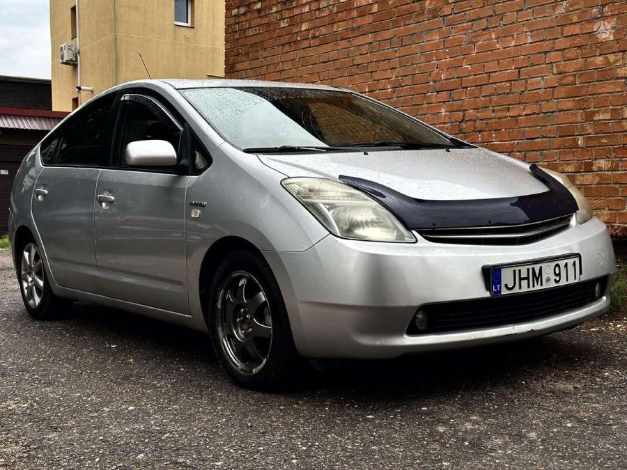 Grey Toyota Prius 2008 in Kaunas, with an engine capacity of 1.50 L and mileage of 223 thousand km for 6000 €, photo 10 on AUTOMOTO.COM.LV