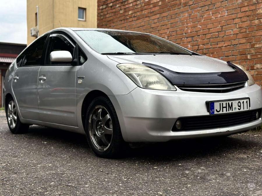 Grey Toyota Prius 2008 in Kaunas, with an engine capacity of 1.50 L and mileage of 223 thousand km for 6000 €, photo 11 on AUTOMOTO.COM.LV