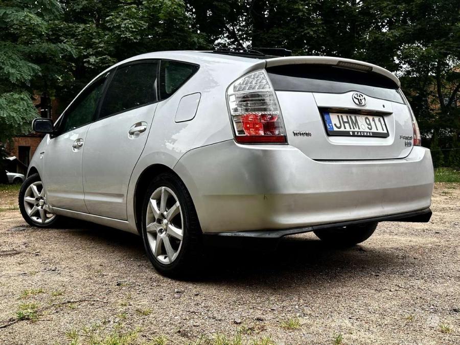 Grey Toyota Prius 2008 in Kaunas, with an engine capacity of 1.50 L and mileage of 223 thousand km for 6000 €, photo 14 on AUTOMOTO.COM.LV