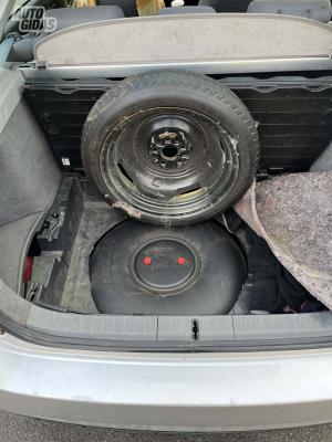 Pelēks Toyota Prius 2008 Kauņa, ar dzinēja tilpumu 1.50 L un nobraukumu 305 tūkst. km par 3950 €, foto 10 vietnē AUTOMOTO.COM.LV