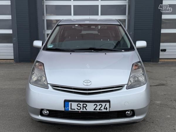 Pelēks Toyota Prius 2008 Panevēža, ar dzinēja tilpumu 1.50 L un nobraukumu 362 tūkst. km par 2650 €, foto 2 vietnē AUTOMOTO.COM.LV