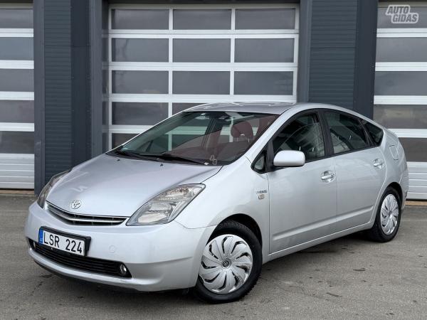 Pelēks Toyota Prius 2008 Panevēža, ar dzinēja tilpumu 1.50 L un nobraukumu 362 tūkst. km par 2650 €, foto 3 vietnē AUTOMOTO.COM.LV