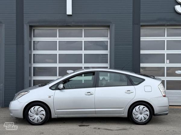Pelēks Toyota Prius 2008 Panevēža, ar dzinēja tilpumu 1.50 L un nobraukumu 362 tūkst. km par 2650 €, foto 4 vietnē AUTOMOTO.COM.LV