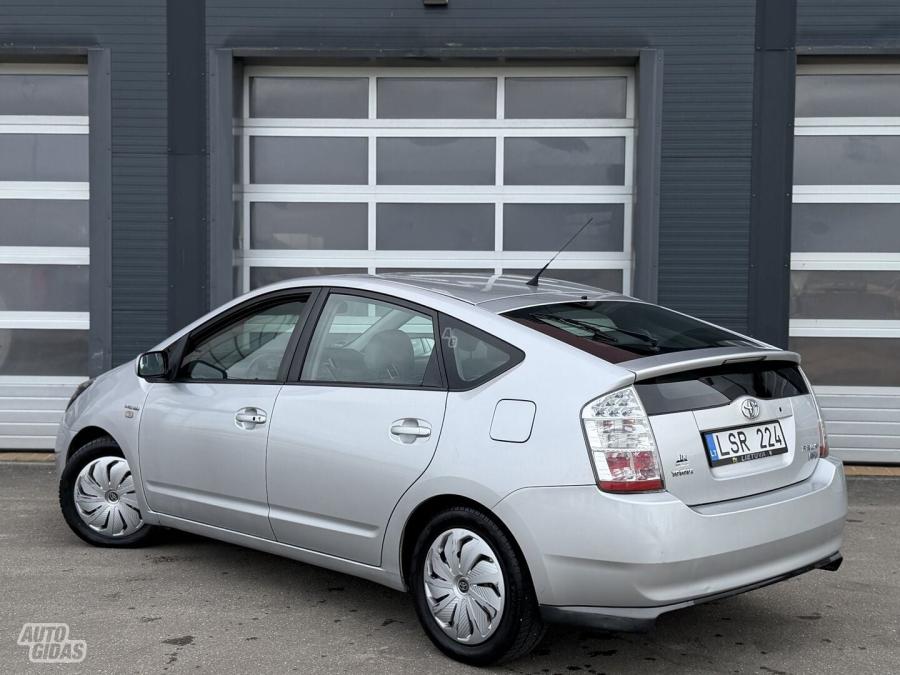 Grey Toyota Prius 2008 in Panevezys, with an engine capacity of 1.50 L and mileage of 362 thousand km for 2650 €, photo 7 on AUTOMOTO.COM.LV