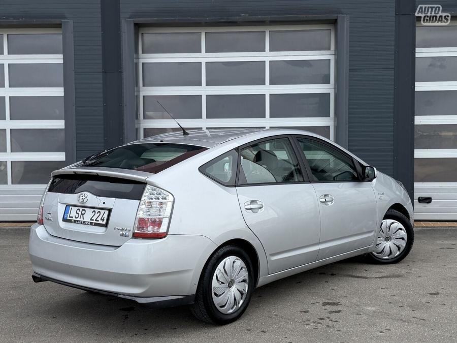 Grey Toyota Prius 2008 in Panevezys, with an engine capacity of 1.50 L and mileage of 362 thousand km for 2650 €, photo 9 on AUTOMOTO.COM.LV