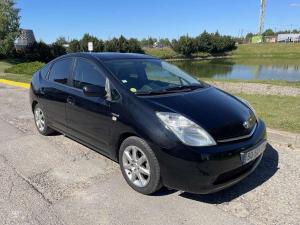 Grey Toyota Prius 2008 in Vilnius, with an engine capacity of 1.50 L and mileage of 277 thousand km for 3950 €, photo  on AUTOMOTO.COM.LV