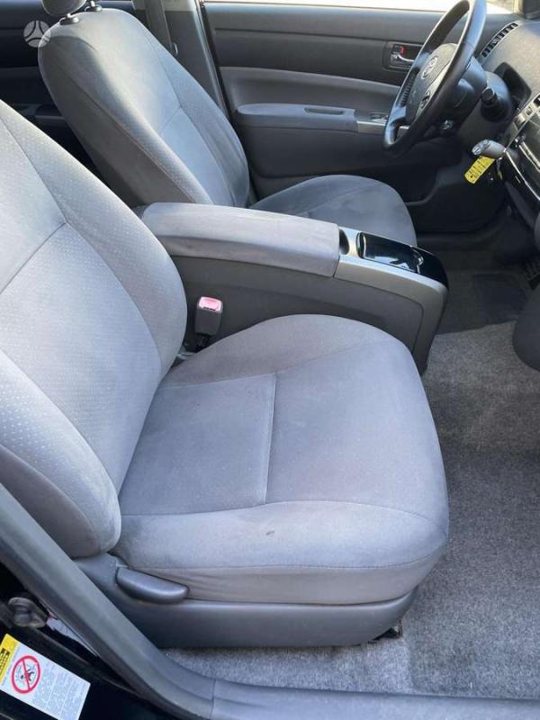 Grey Toyota Prius 2008 in Vilnius, with an engine capacity of 1.50 L and mileage of 277 thousand km for 3950 €, photo 9 on AUTOMOTO.COM.LV