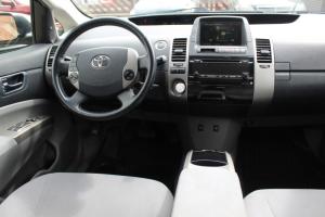 Grey Toyota Prius 2008 in Riga, with an engine capacity of 1.50 L and mileage of 204 thousand km for 4500 €, photo 9 on AUTOMOTO.COM.LV