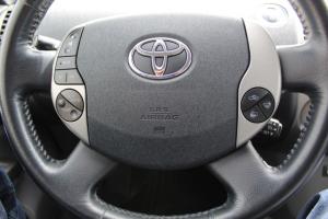 Grey Toyota Prius 2008 in Riga, with an engine capacity of 1.50 L and mileage of 204 thousand km for 4500 €, photo 16 on AUTOMOTO.COM.LV