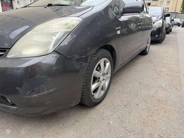 Grey Toyota Prius 2008 in Vilnius, with an engine capacity of 1.50 L and mileage of 264 thousand km for 2000 €, photo 9 on AUTOMOTO.COM.LV