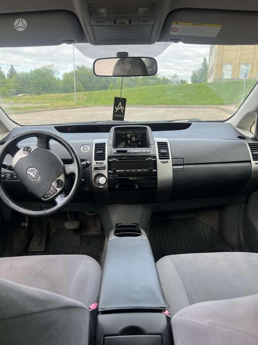 Pelēks Toyota Prius 2008 Viļņa, ar dzinēja tilpumu 1.50 L un nobraukumu 433 tūkst. km par 2800 €, foto 6 vietnē AUTOMOTO.COM.LV