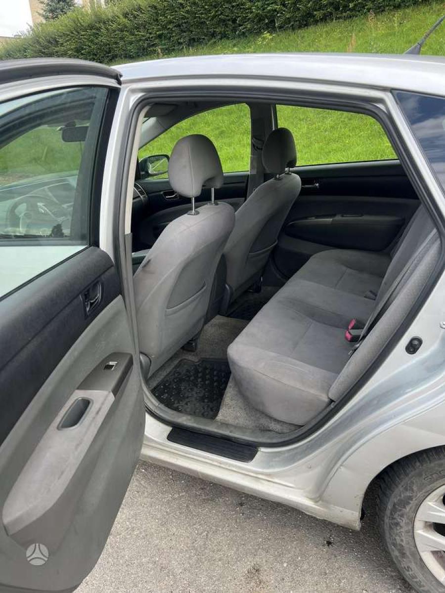 Pelēks Toyota Prius 2008 Viļņa, ar dzinēja tilpumu 1.50 L un nobraukumu 433 tūkst. km par 2800 €, foto 7 vietnē AUTOMOTO.COM.LV
