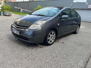 Pelēks Toyota Prius 2008 Viļņa, ar dzinēja tilpumu 1.50 L un nobraukumu 272 tūkst. km par 1750 €, foto  vietnē AUTOMOTO.COM.LV