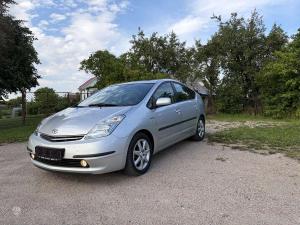 Pelēks Toyota Prius 2008 Viļņa, ar dzinēja tilpumu 1.50 L un nobraukumu 290 tūkst. km par 4850 €, foto  vietnē AUTOMOTO.COM.LV