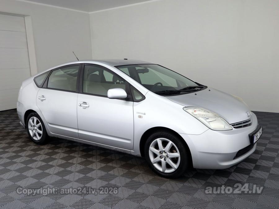 Серый Тойота Приус 2008 в Таллин, объемом двигателя 1.50 л и пробегом 325 тыс. км за 1799 €, фото 1 на AUTOMOTO.COM.LV