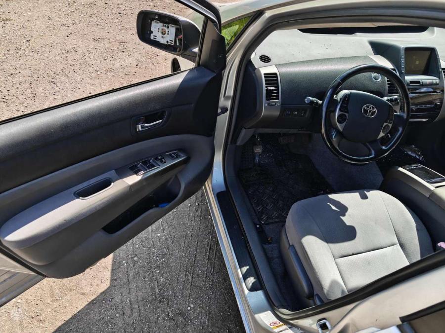 Pelēks Toyota Prius 2008 Panevēža, ar dzinēja tilpumu 0.00 L un nobraukumu 203 tūkst. km par 3100 €, foto 8 vietnē AUTOMOTO.COM.LV