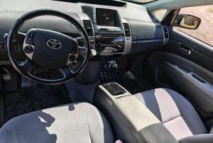 Pelēks Toyota Prius 2008 Panevēža, ar dzinēja tilpumu 0.00 L un nobraukumu 203 tūkst. km par 3100 €, foto 10 vietnē AUTOMOTO.COM.LV