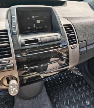 Pelēks Toyota Prius 2008 Panevēža, ar dzinēja tilpumu 0.00 L un nobraukumu 203 tūkst. km par 3100 €, foto 12 vietnē AUTOMOTO.COM.LV