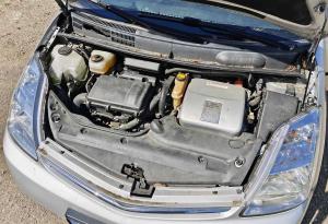 Pelēks Toyota Prius 2008 Panevēža, ar dzinēja tilpumu 0.00 L un nobraukumu 203 tūkst. km par 3100 €, foto 13 vietnē AUTOMOTO.COM.LV