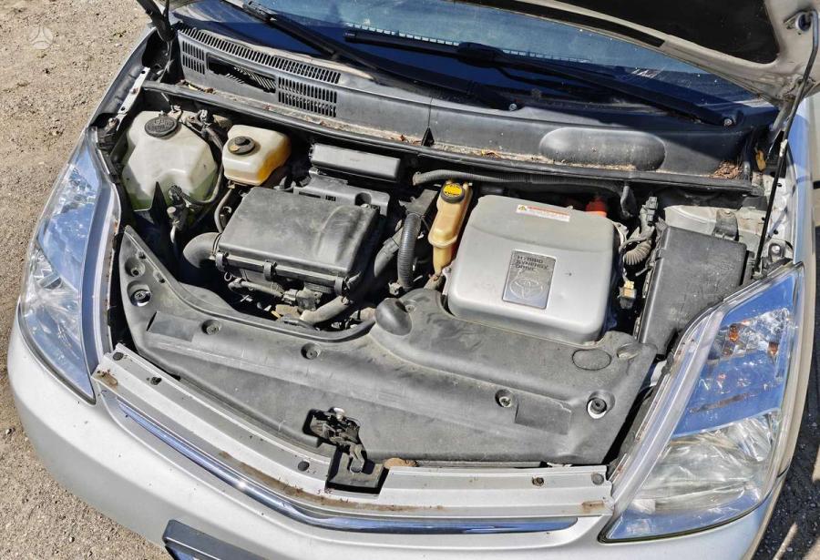 Pelēks Toyota Prius 2008 Panevēža, ar dzinēja tilpumu 0.00 L un nobraukumu 203 tūkst. km par 3100 €, foto 13 vietnē AUTOMOTO.COM.LV