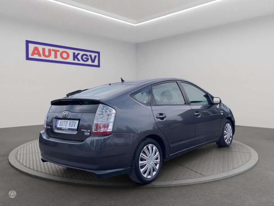 Grey Toyota Prius 2008 in Vilnius, with an engine capacity of 1.50 L and mileage of 331 thousand km for 4999 €, photo 6 on AUTOMOTO.COM.LV