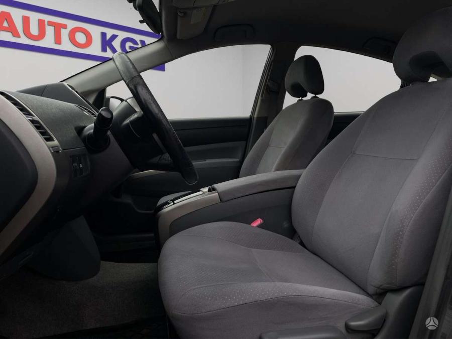 Grey Toyota Prius 2008 in Vilnius, with an engine capacity of 1.50 L and mileage of 331 thousand km for 4999 €, photo 16 on AUTOMOTO.COM.LV