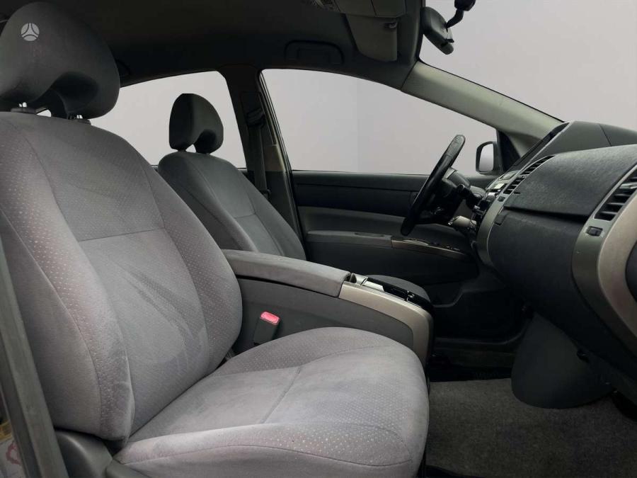 Grey Toyota Prius 2008 in Vilnius, with an engine capacity of 1.50 L and mileage of 331 thousand km for 4999 €, photo 9 on AUTOMOTO.COM.LV