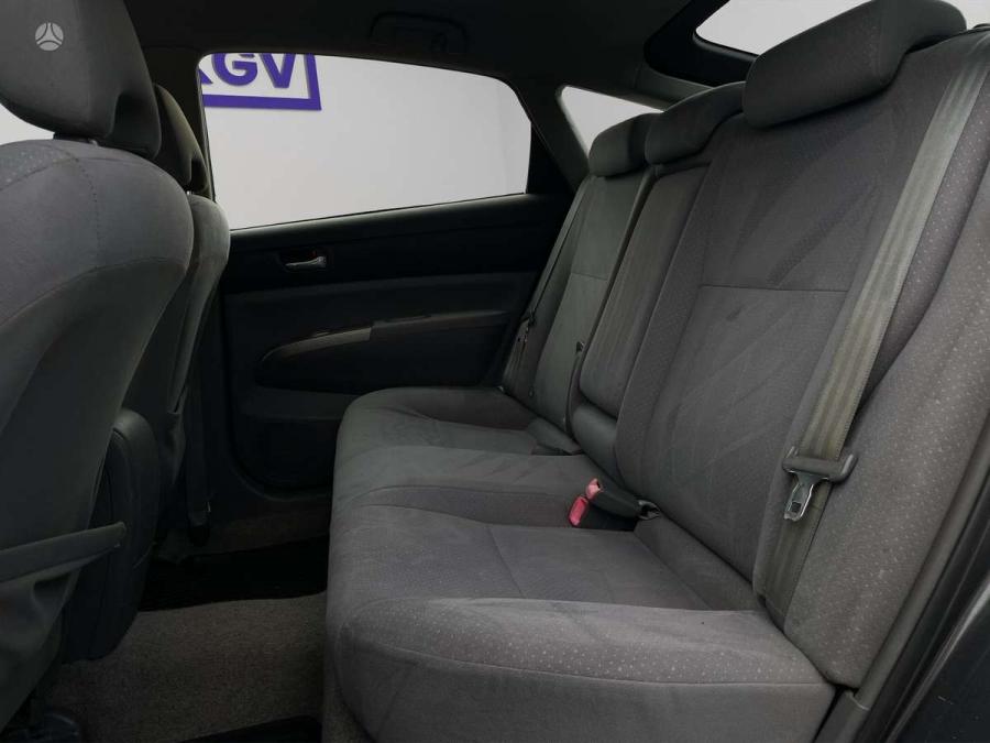 Grey Toyota Prius 2008 in Vilnius, with an engine capacity of 1.50 L and mileage of 331 thousand km for 4999 €, photo 12 on AUTOMOTO.COM.LV