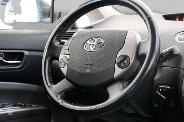 Тойота Приус 2008 в Каунас на AUTOMOTO.COM.LV Серый Тойота Приус 2008 в Каунас, объемом двигателя 1.50 л и пробегом 299 тыс. км за 5790 €, фото 7 на AUTOMOTO.COM.LV